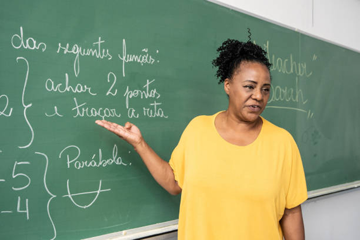 Un llamamiento al reconocimiento social de la profesión docente en ...